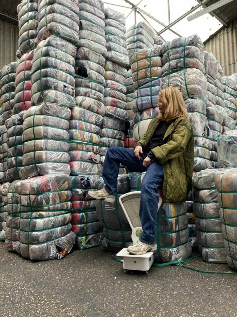 Kilo Shop Concept: Vintage Fashion by the Kilo.